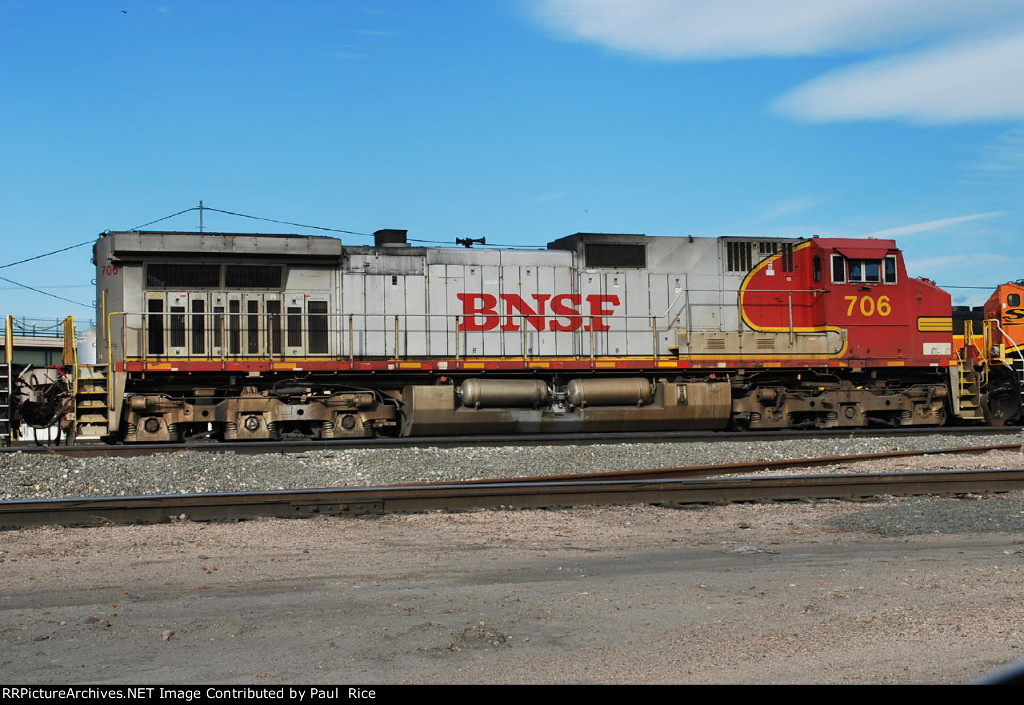 BNSF 706